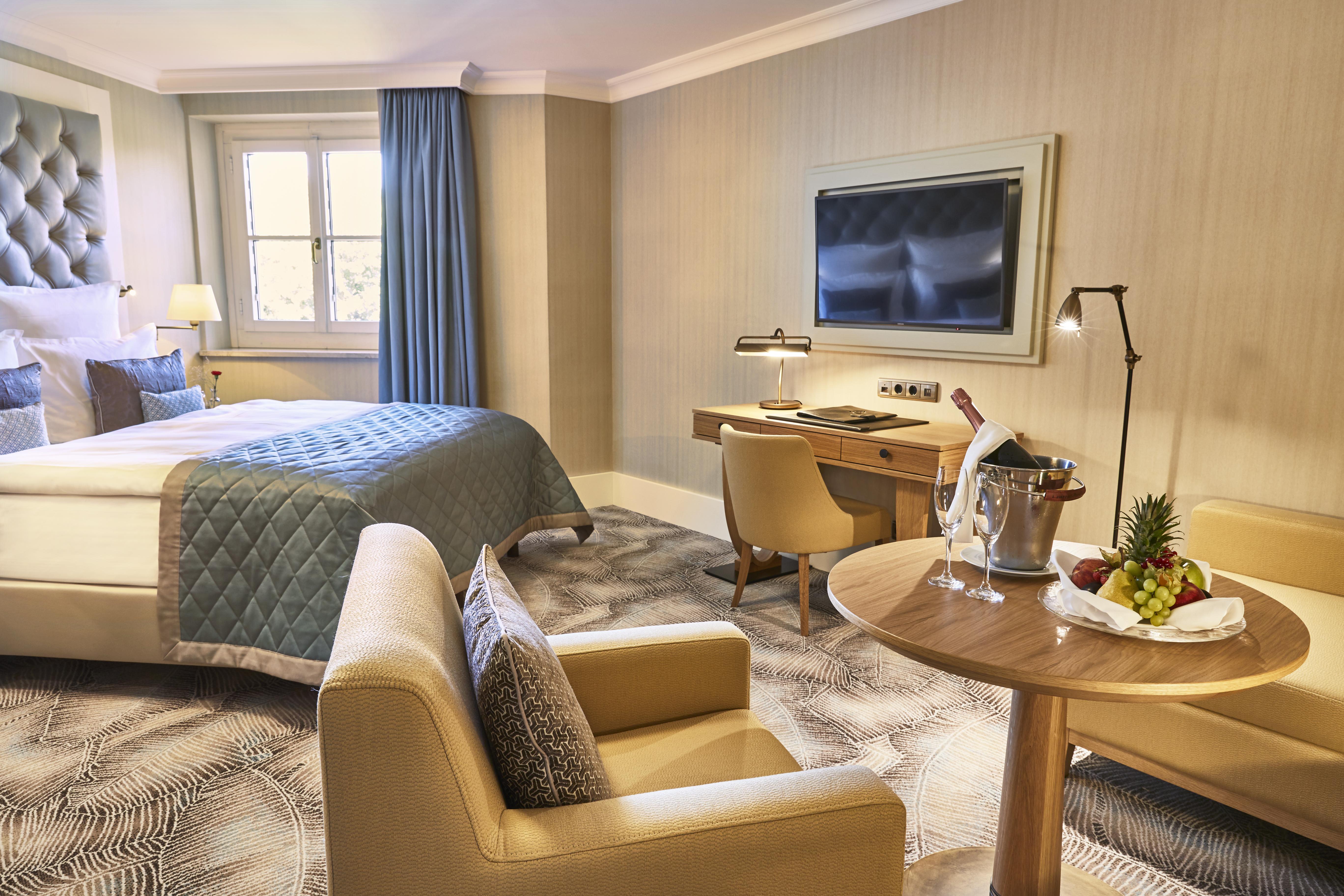 Hotel Steigenberger Icon Grandhotel & Spa Petersberg Koenigswinter ...