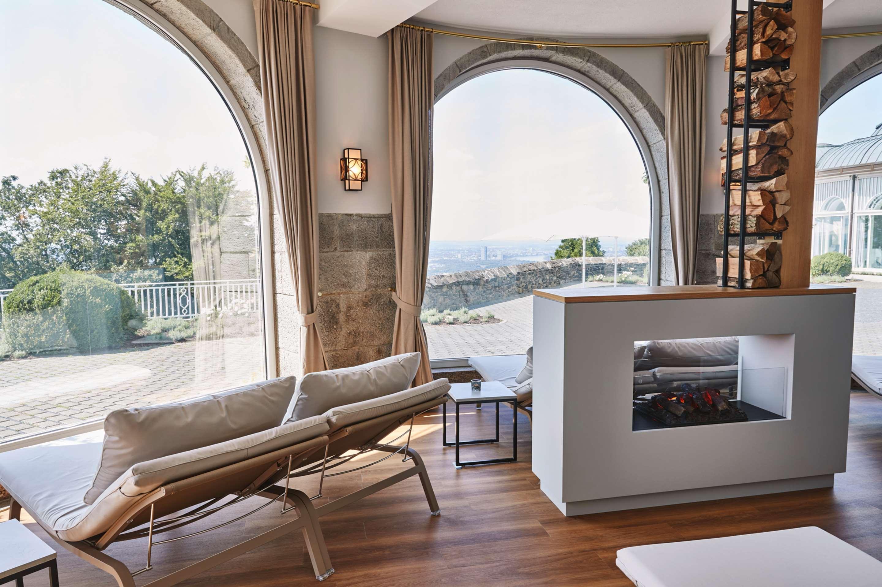 Hotel Steigenberger Icon Grandhotel & Spa Petersberg Koenigswinter ...