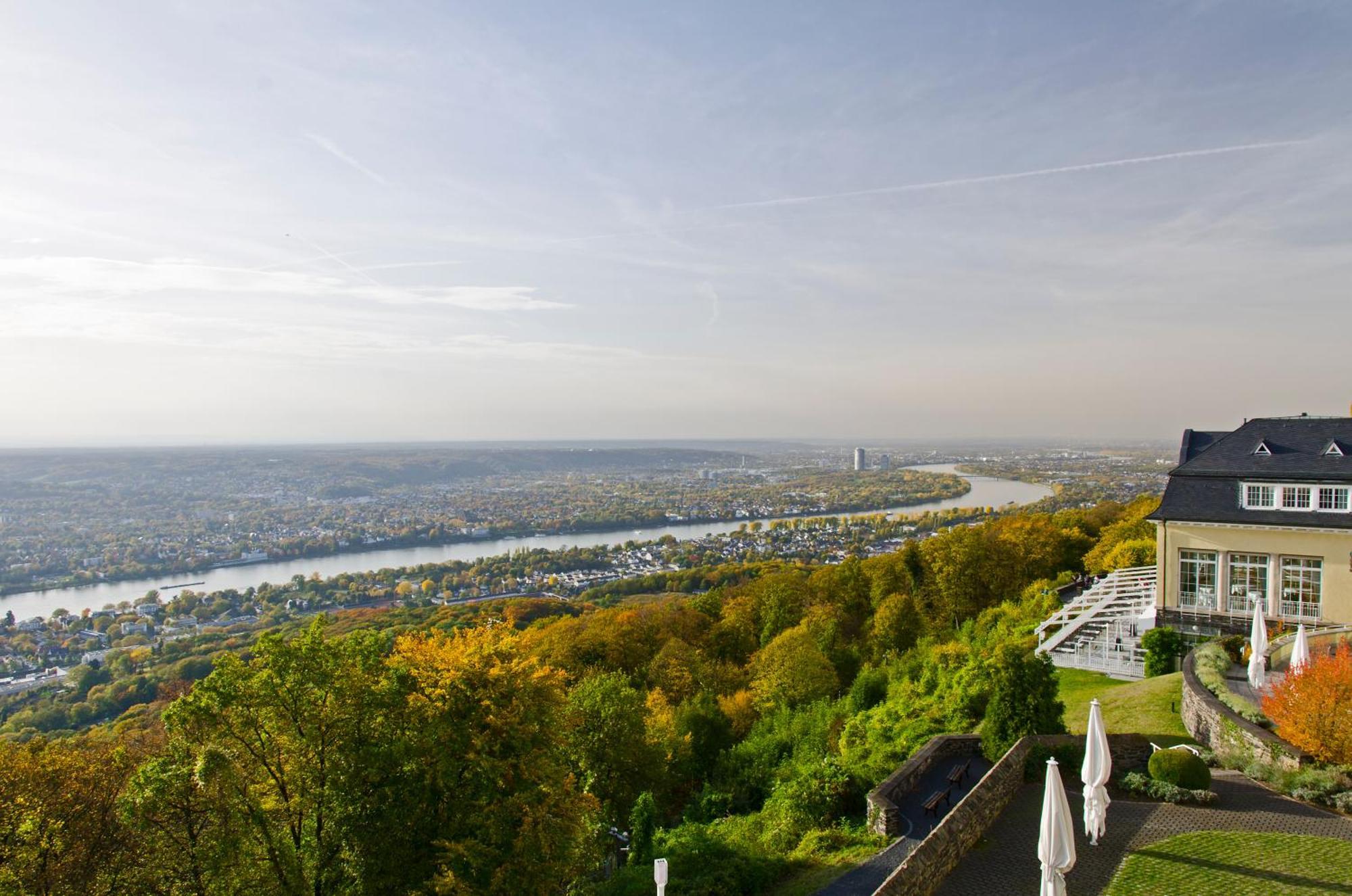 Hotel Steigenberger Icon Grandhotel & Spa Petersberg Königswinter ...